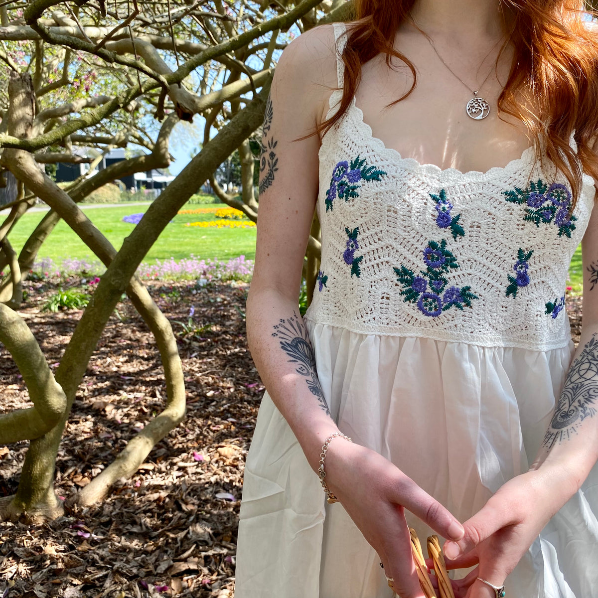 Embroidered Flower Dress – Hipsta NZ